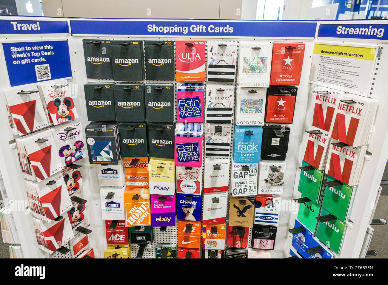Disney store shelves hi-res stock photography and images - Alamy