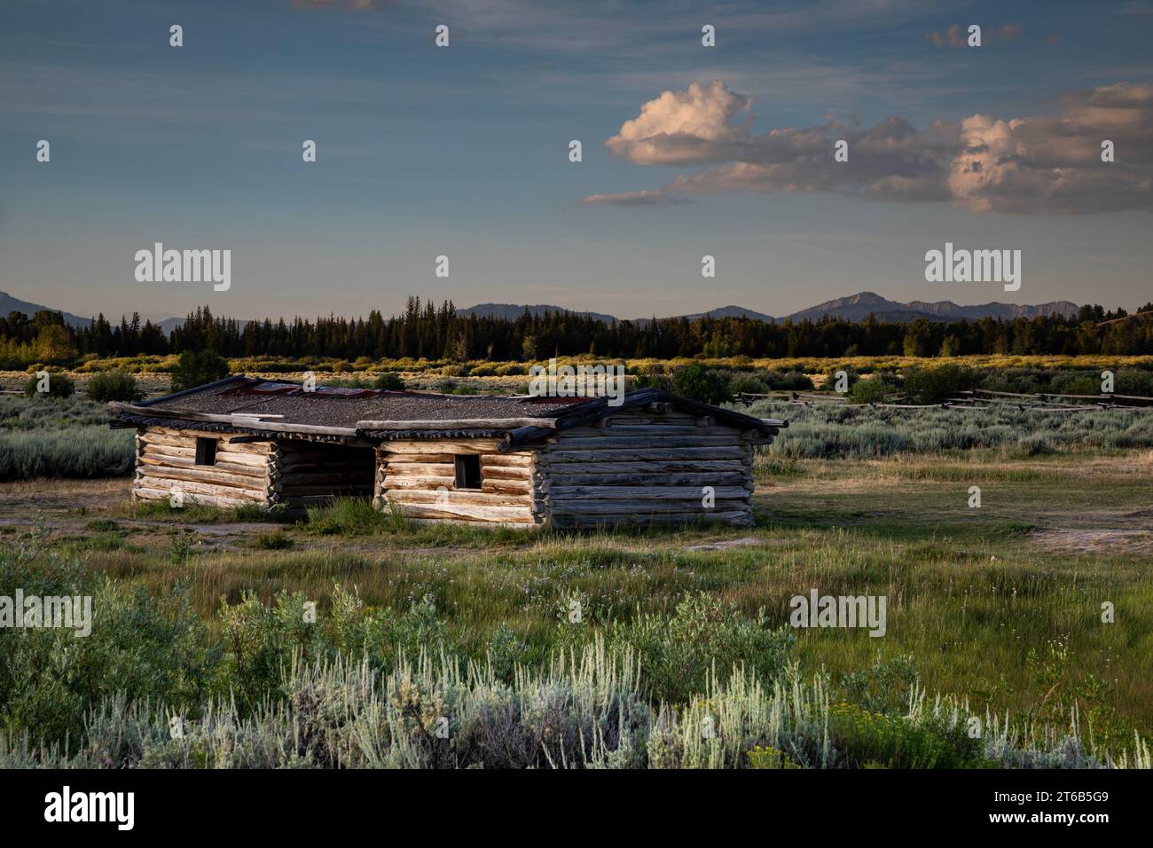 Double outside cabin hi-res stock photography and images - Alamy