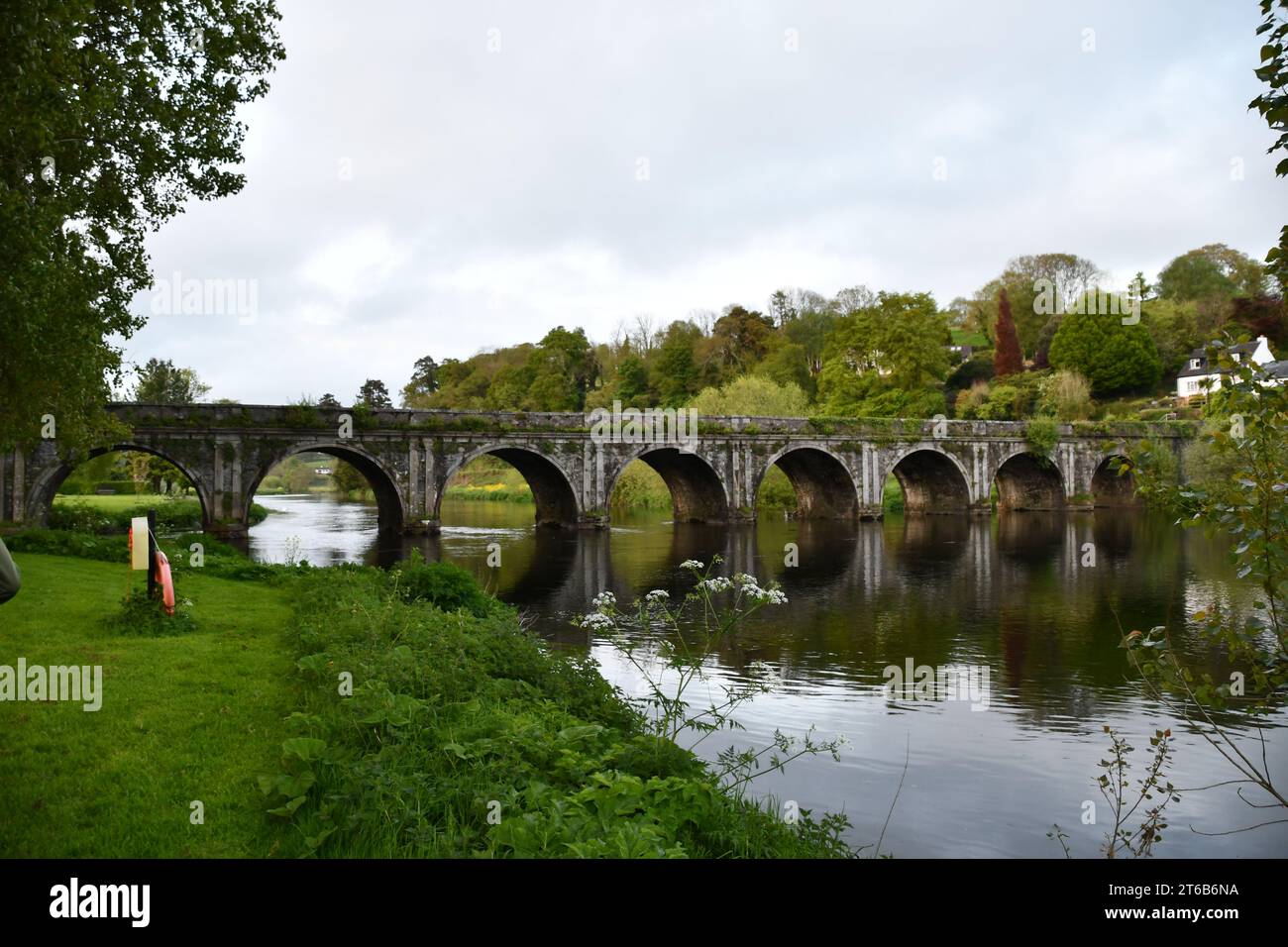 Bridge over the river Nore in Inistioge Stock Photo - Alamy