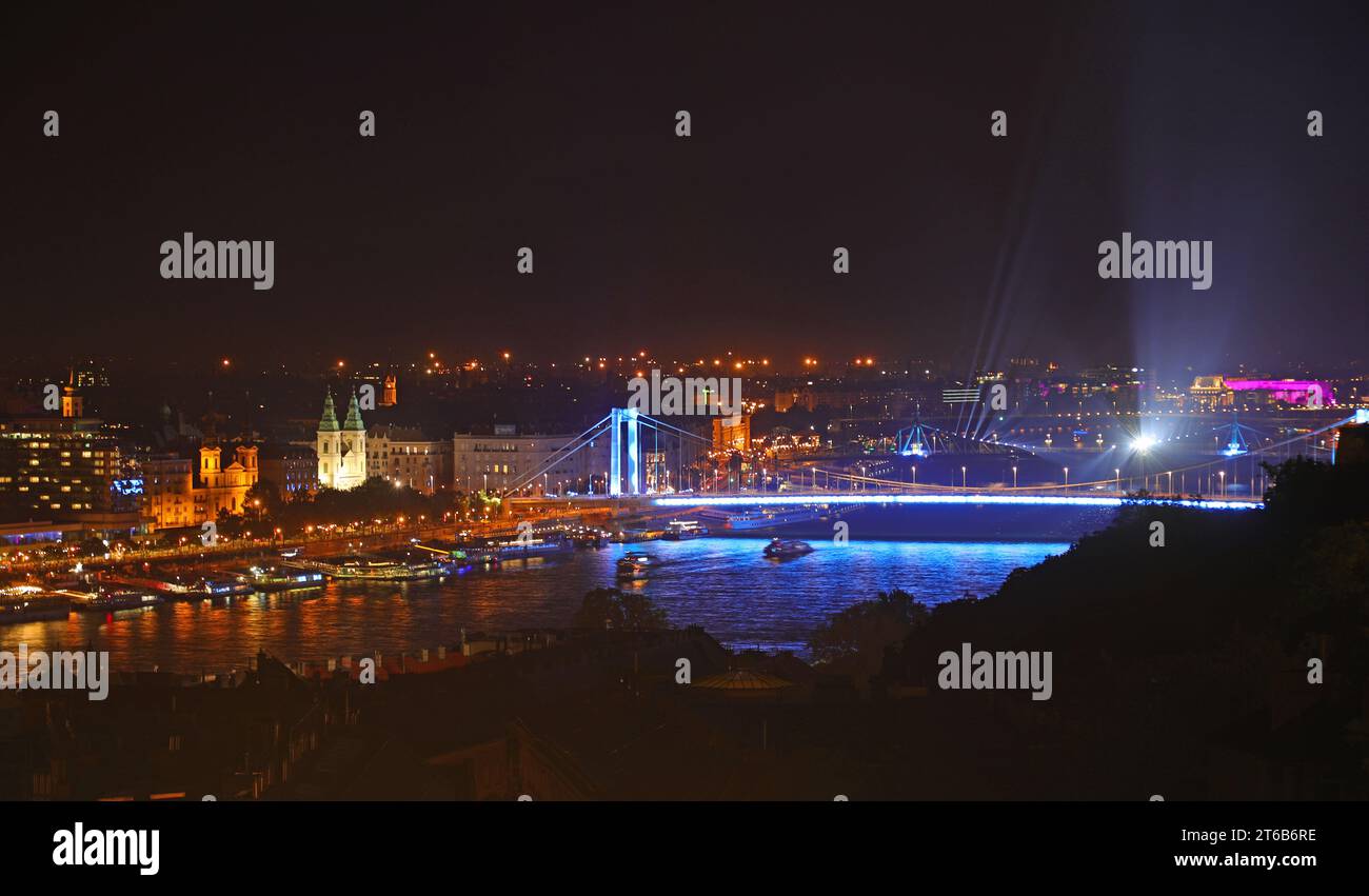 Dunaj palace hi-res stock photography and images - Alamy