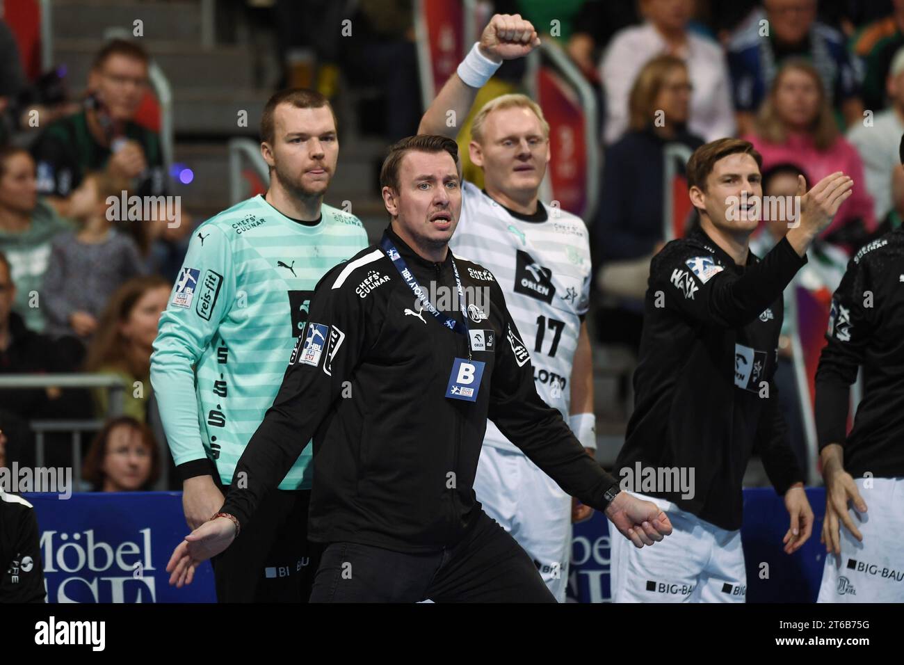 Hanover, Germany. 09th Nov, 2023. Handball: Bundesliga, TSV Hannover ...
