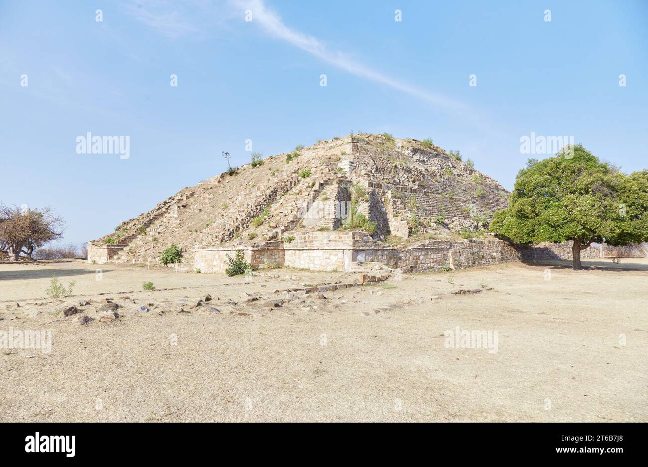 The stunning hilltop ruins of Monte Alban, the former Zapotec capital ...