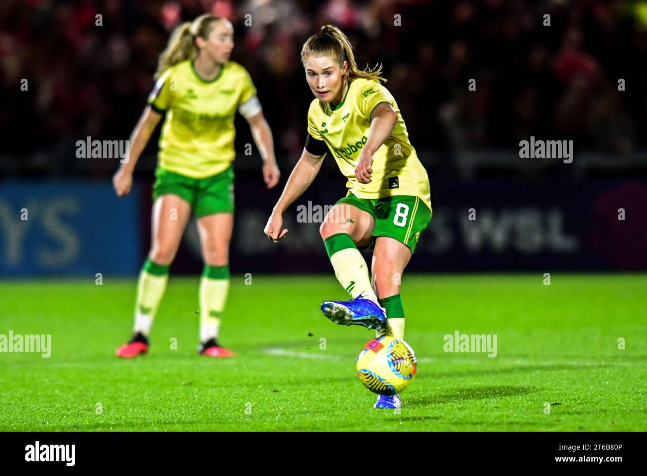 Borehamwood, UK. 9th Nov 2023. Amy Rodgers (8 Bristol City) Passes the ...