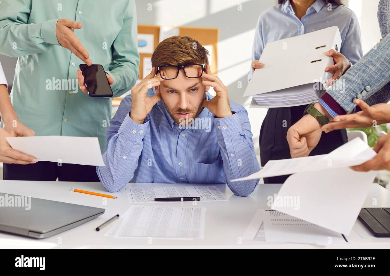 Giving tasks hi-res stock photography and images - Alamy