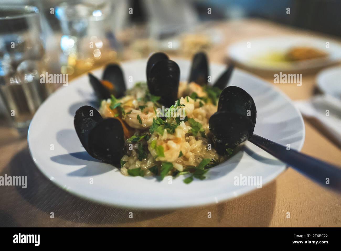 Greek mussels hi-res stock photography and images - Alamy