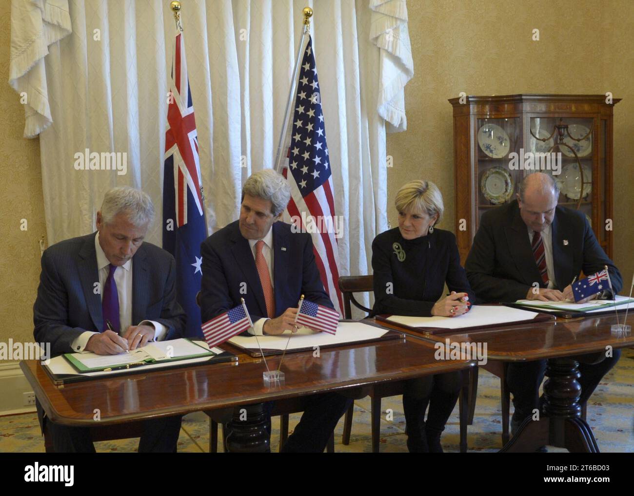 US, Australia sign the Force Posture Agreement 140812 Stock Photo - Alamy