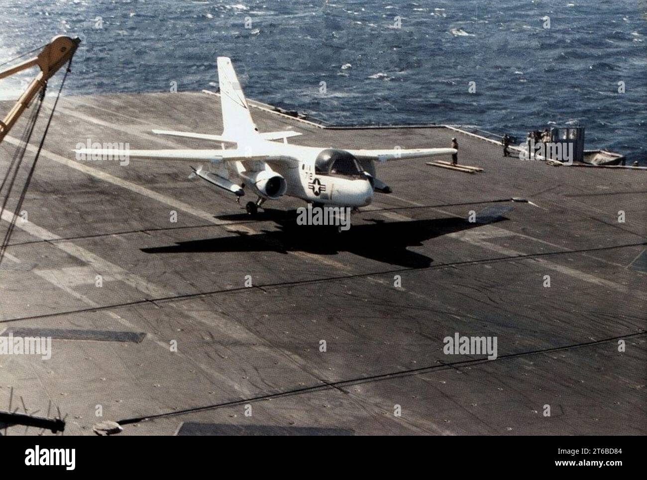 US-3A VRC-50 landing on USS Constellation (CV-64) 1987 Stock Photo - Alamy