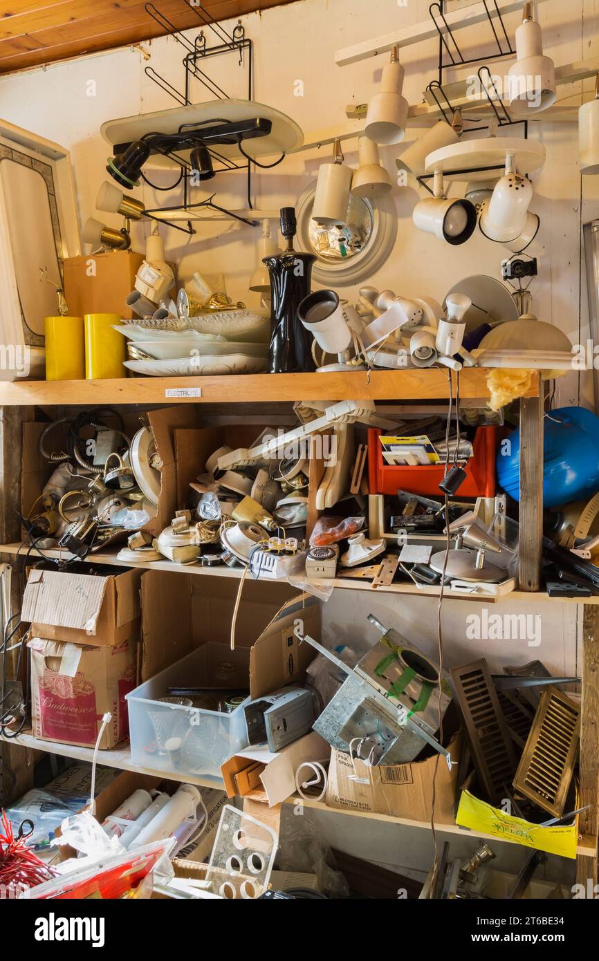 Lighting fixtures and accessories for sale inside second hand goods and ...