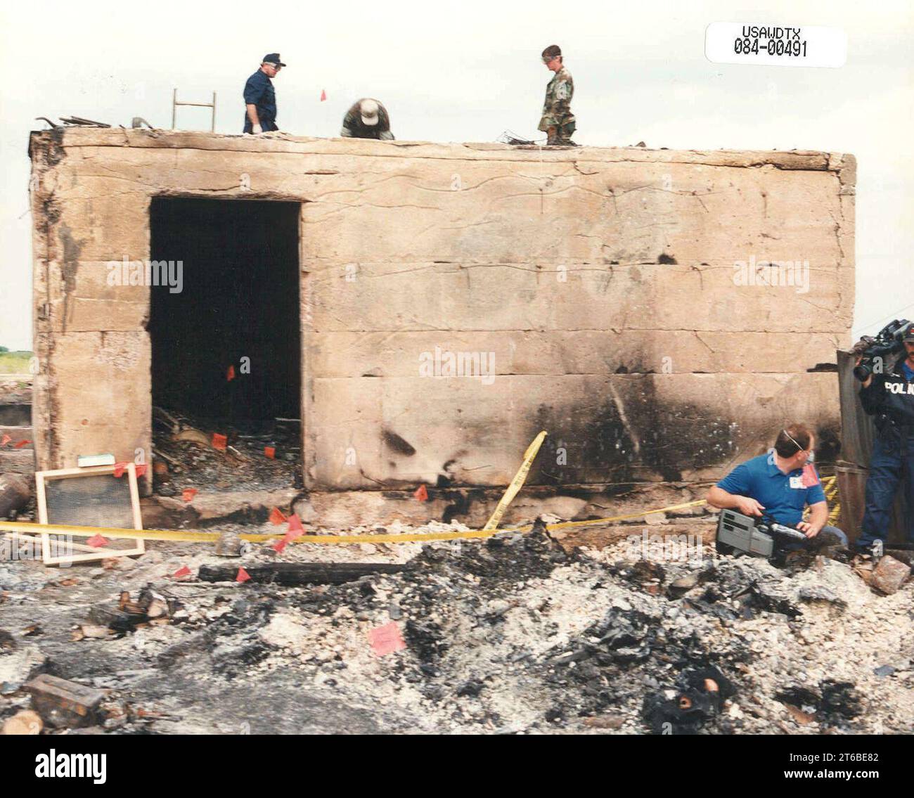 USAWDTX 084-00491 – Branch Davidian bunker Stock Photo - Alamy
