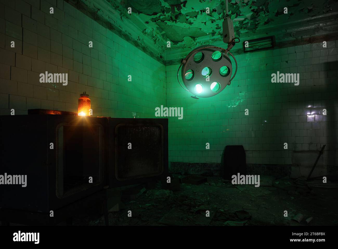 Dirty operating room hi-res stock photography and images - Alamy