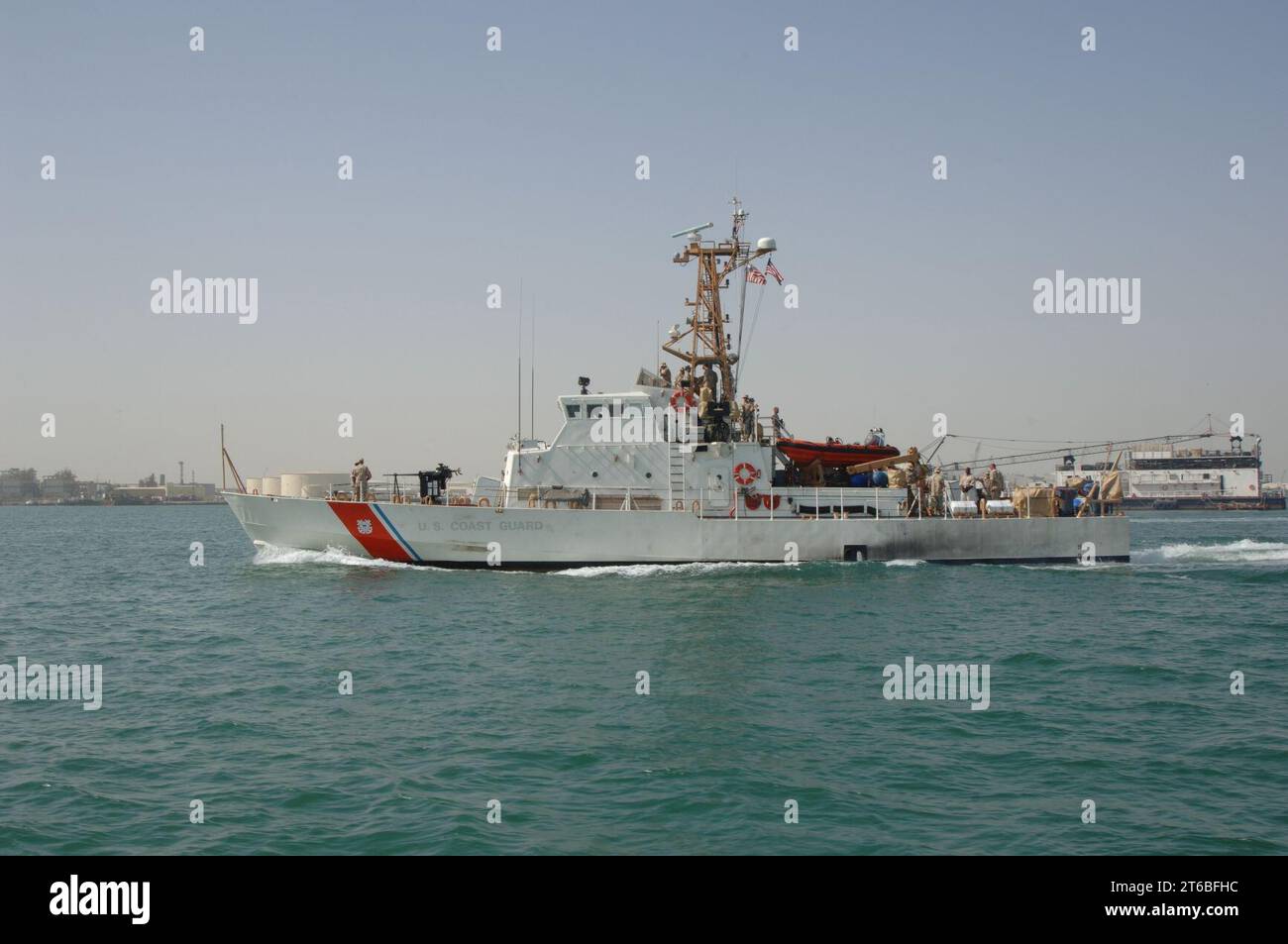 Bahrain coast guard hi-res stock photography and images - Alamy