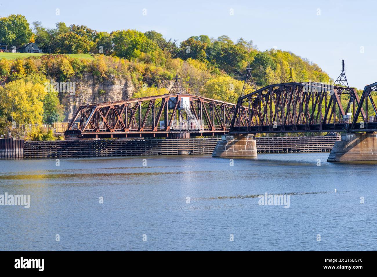 Historic Dubuque railroad bridge between Iowa and Illinois across the ...