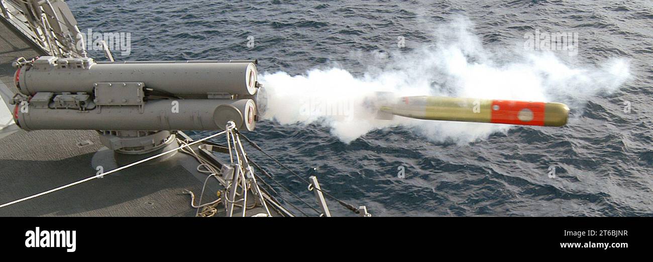 USN MK-46 Mod 5 lightweight torpedo (cropped 2 Stock Photo - Alamy