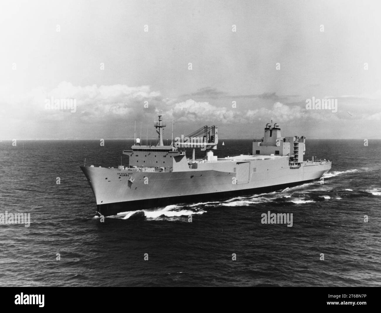 USNS Algol (T-AKR-287) underway at sea in 1984 Stock Photo - Alamy