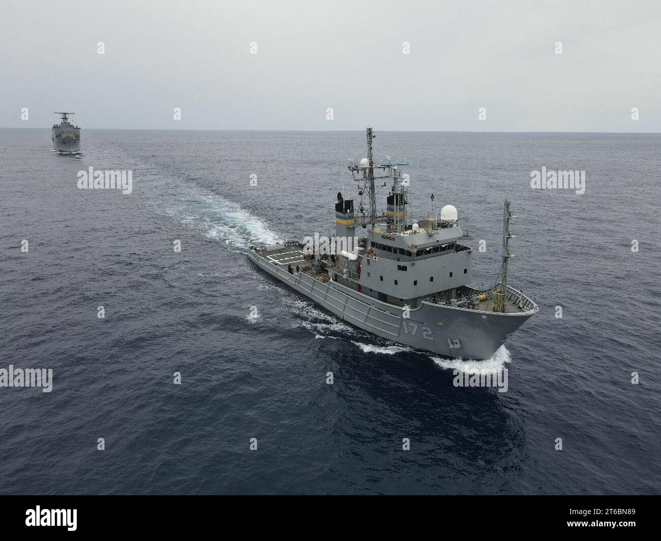 USNS Apache (T-ATF 172) tows ex-USS Fort McHenry (LSD 43) to the Naval ...