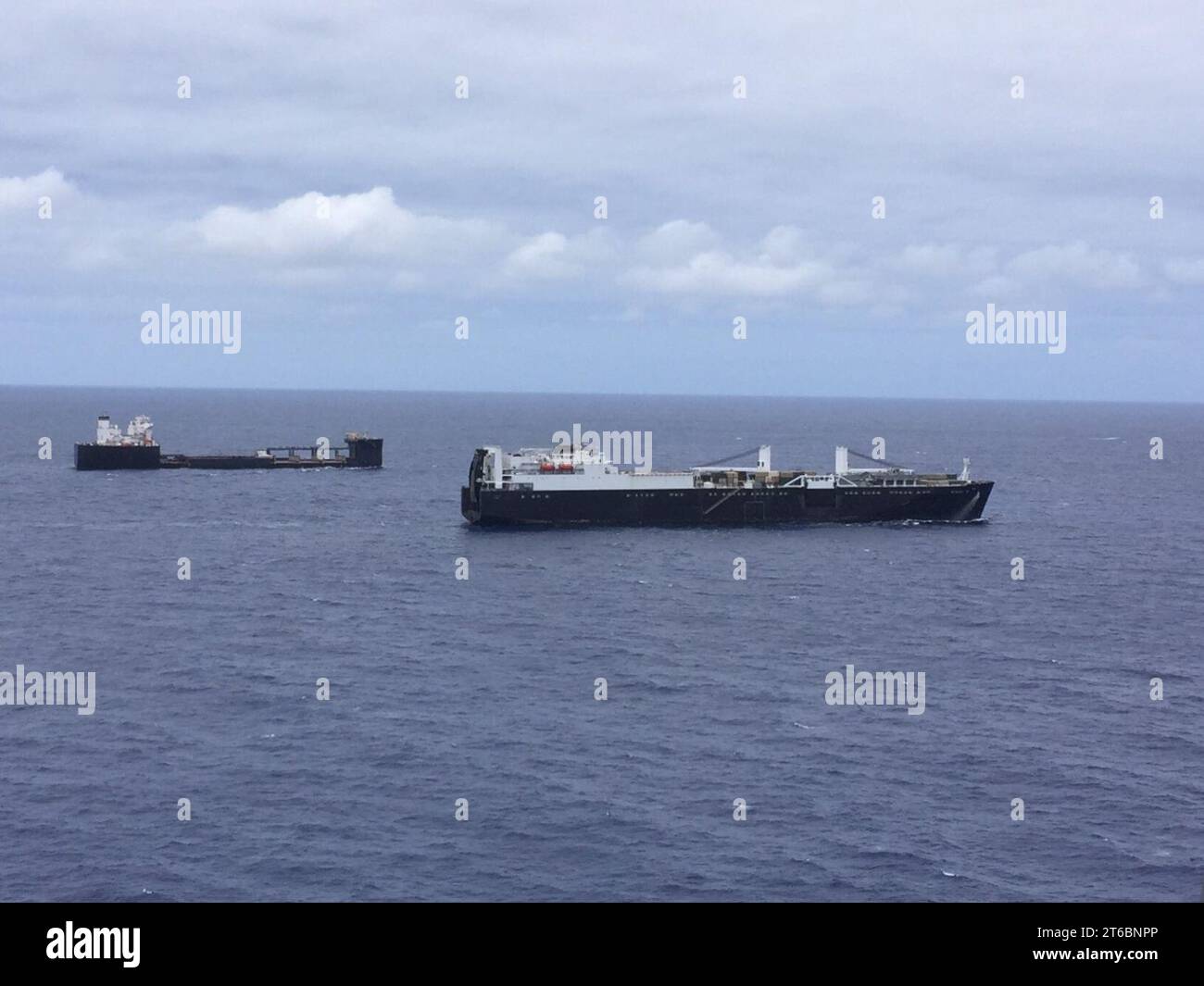 USNS Dahl (T-AKR-312) and USNS Montford Point (MLP-1) underway off Hawaii in May 2015 Stock ...