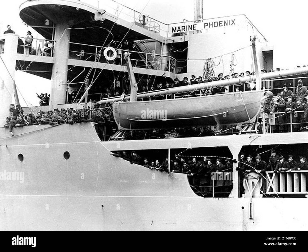 Usns marine phoenix hi-res stock photography and images - Alamy