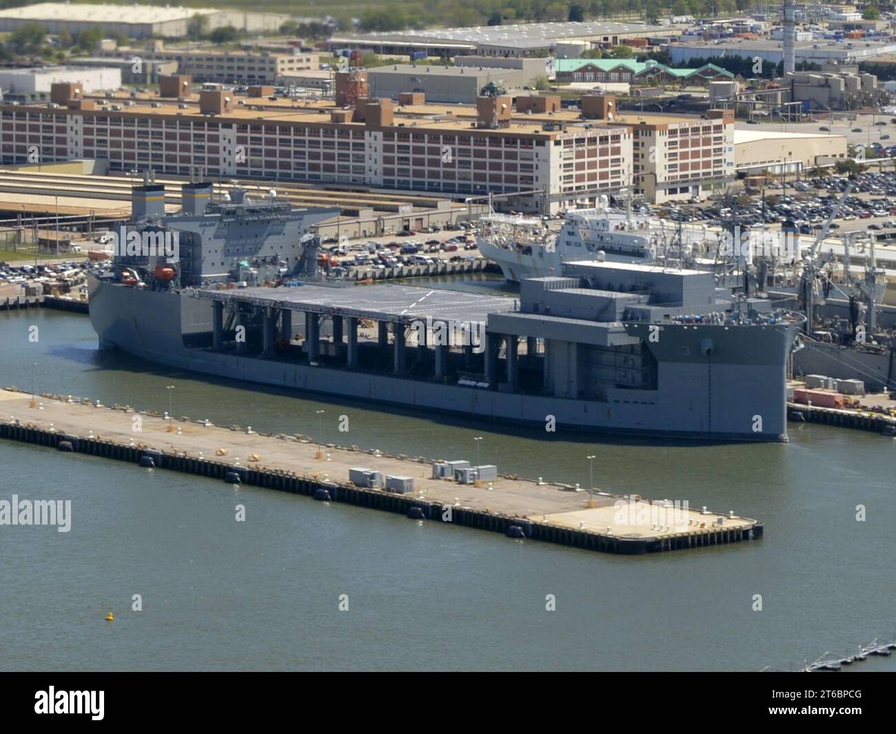 Usns lewis b puller t esb 3 hi-res stock photography and images - Alamy
