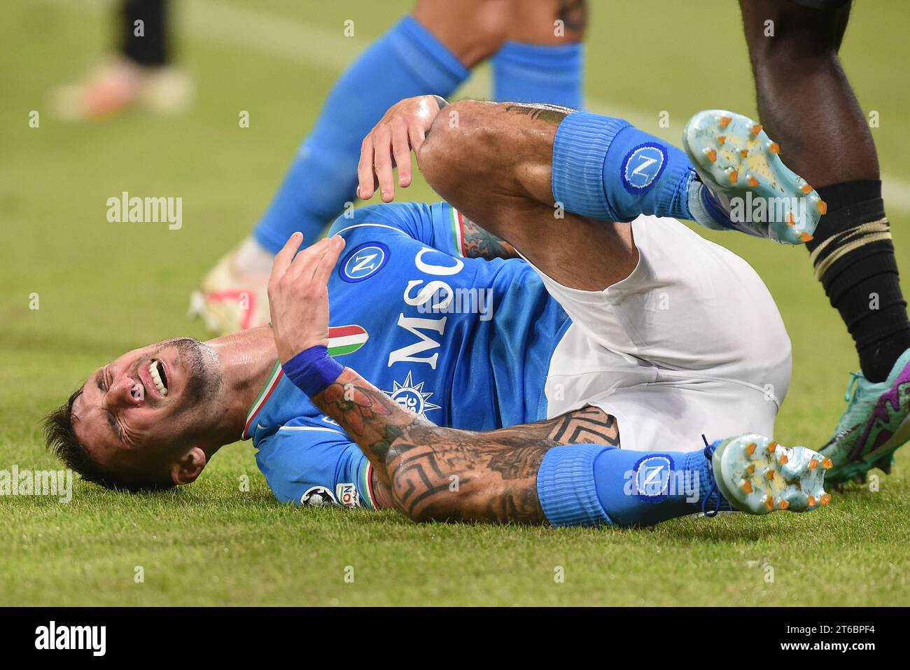 Naples, Italy. 8 Nov, 2023. Matteo Politano of SSC Napoli lies on the ...