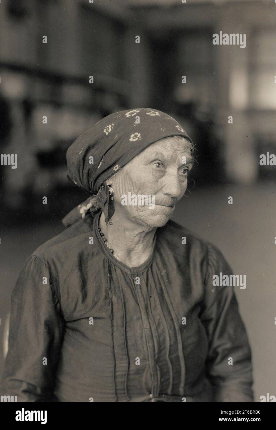 Italian immigration ellis island hi-res stock photography and images ...