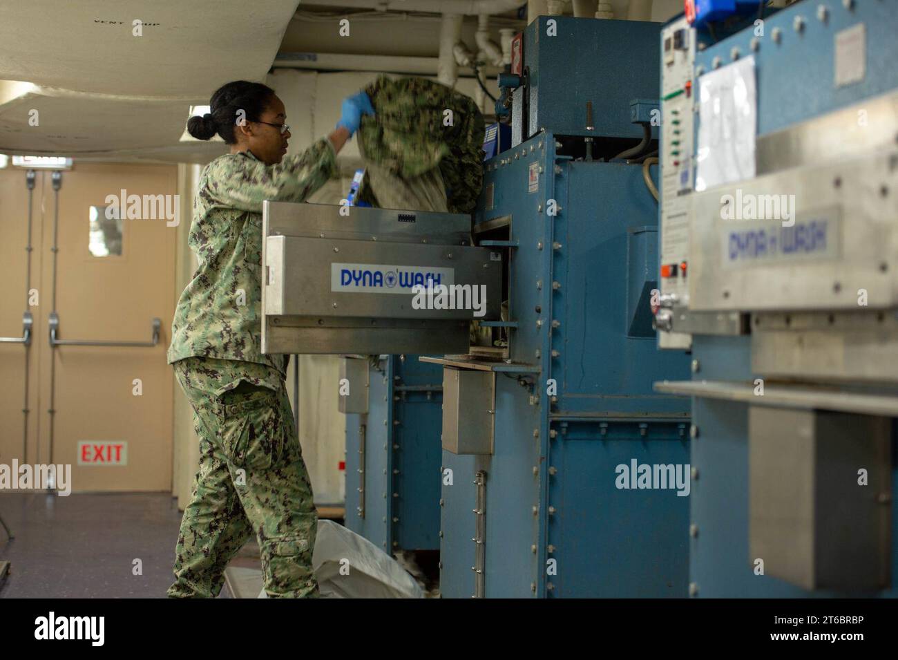 USNS Mercy Sailor Washes Uniforms (49753725173 Stock Photo - Alamy