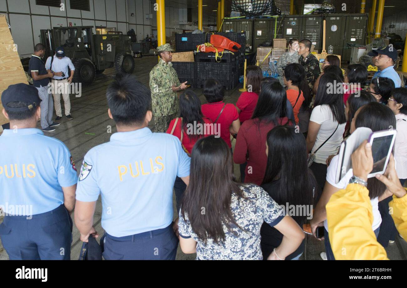 USNS Millinocket ship tours in Philippines 150808 Stock Photo - Alamy