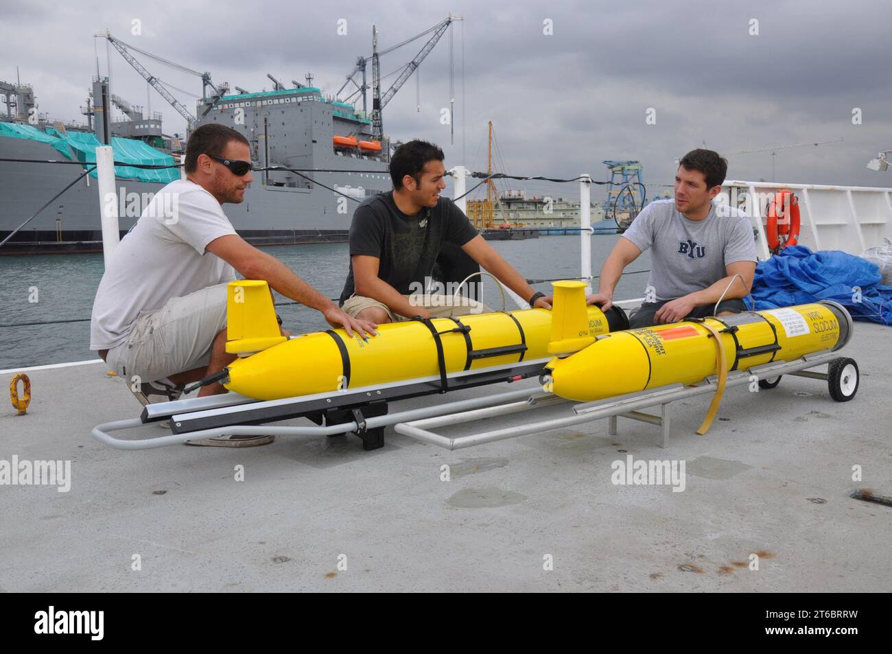 USNS Pathfinder action Stock Photo - Alamy