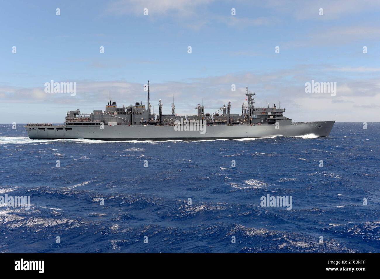 USNS Rainier (T-AOE-7) underway during RIMPAC 2014 Stock Photo - Alamy