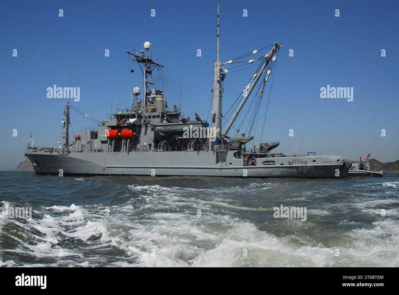 USNS Salvor assisting search and rescue of ROKS Cheonan Stock Photo - Alamy