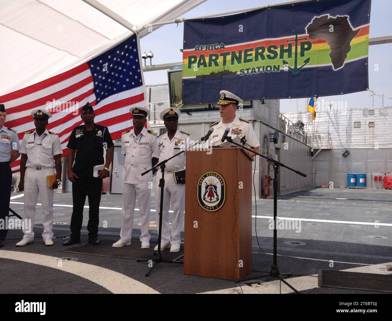 USNS Spearhead 150224 Stock Photo - Alamy