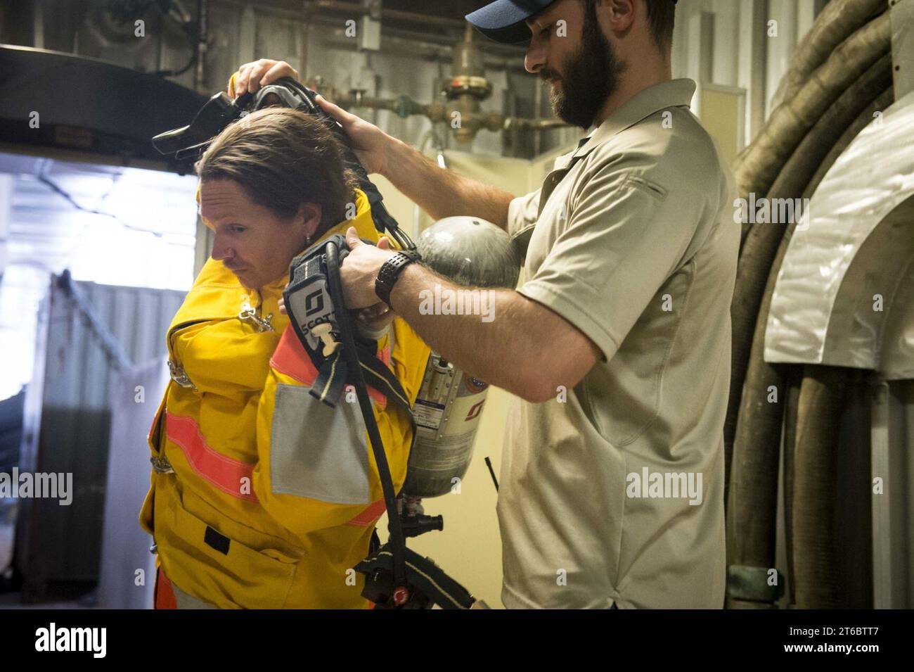 USNS Spearhead operations 150414 Stock Photo - Alamy