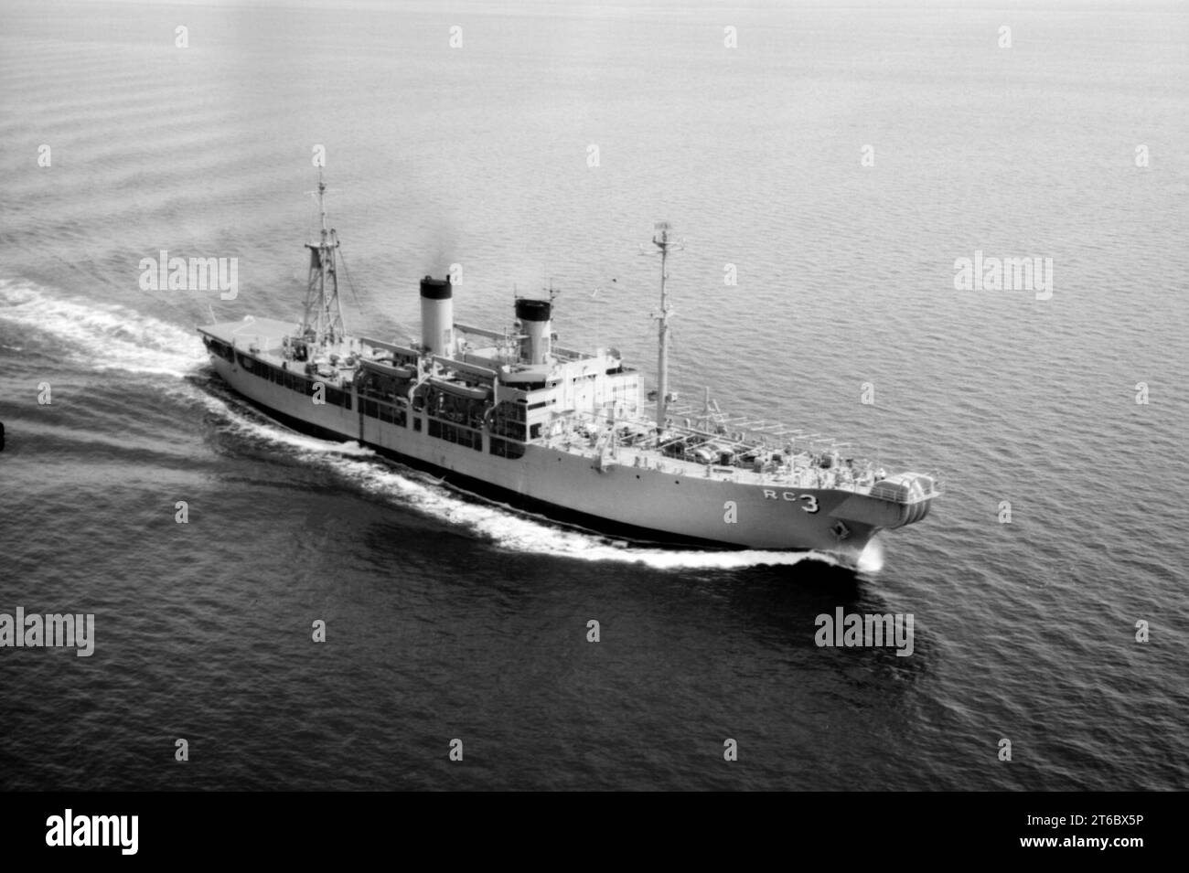 USS Aeolus (ARC-3) underway at sea on 6 May 1955 (7575652 Stock Photo ...