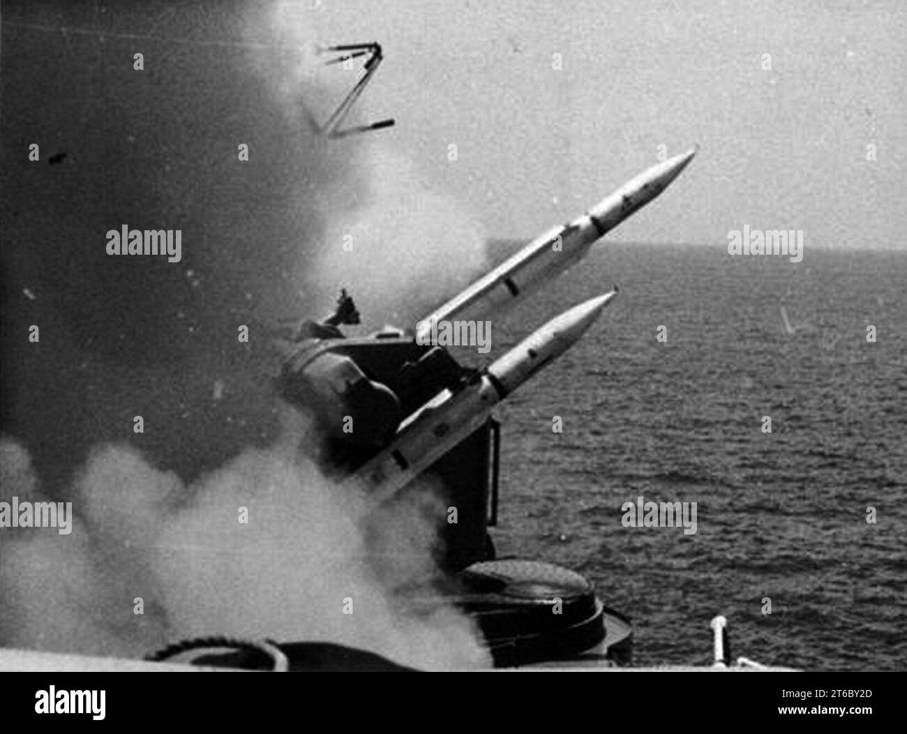USS Albany (CG-10) launches a RIM-66 Standard missile, in 1971 Stock ...
