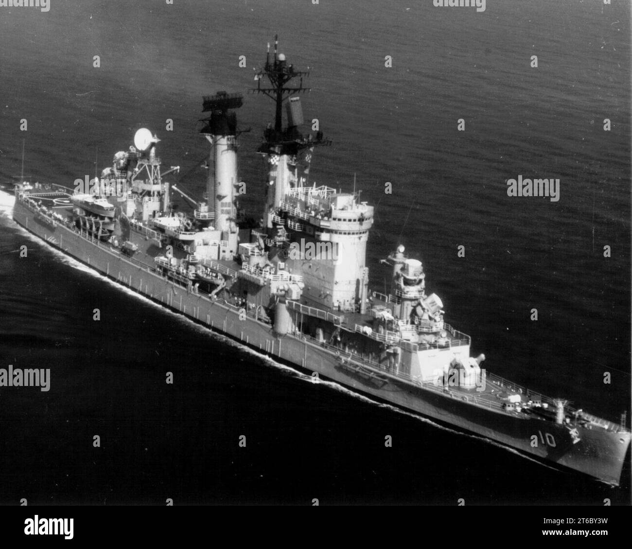 USS Albany (CG-10) underway 1970s Stock Photo - Alamy