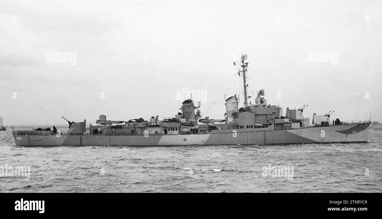 Uss alfred cunningham dd 752 hi-res stock photography and images - Alamy
