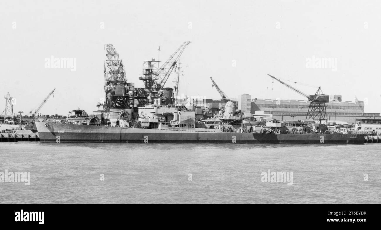 USS Allen M. Sumner (DD-692) at the San Francisco Naval Shipyard on 2 ...