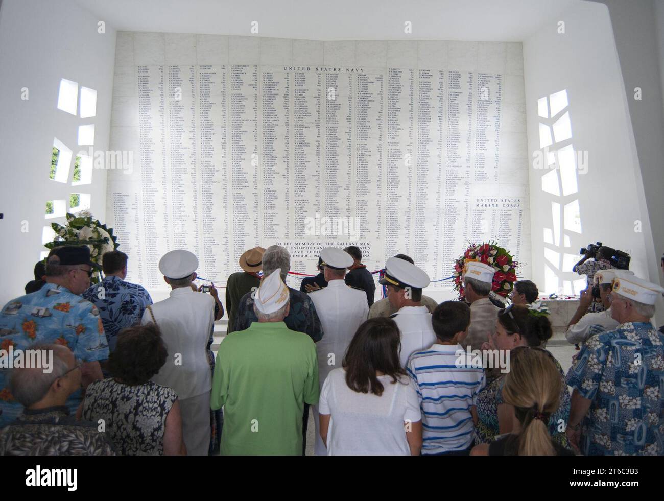 USS Arizona Memorial Wall dedication ceremony 141111 Stock Photo - Alamy