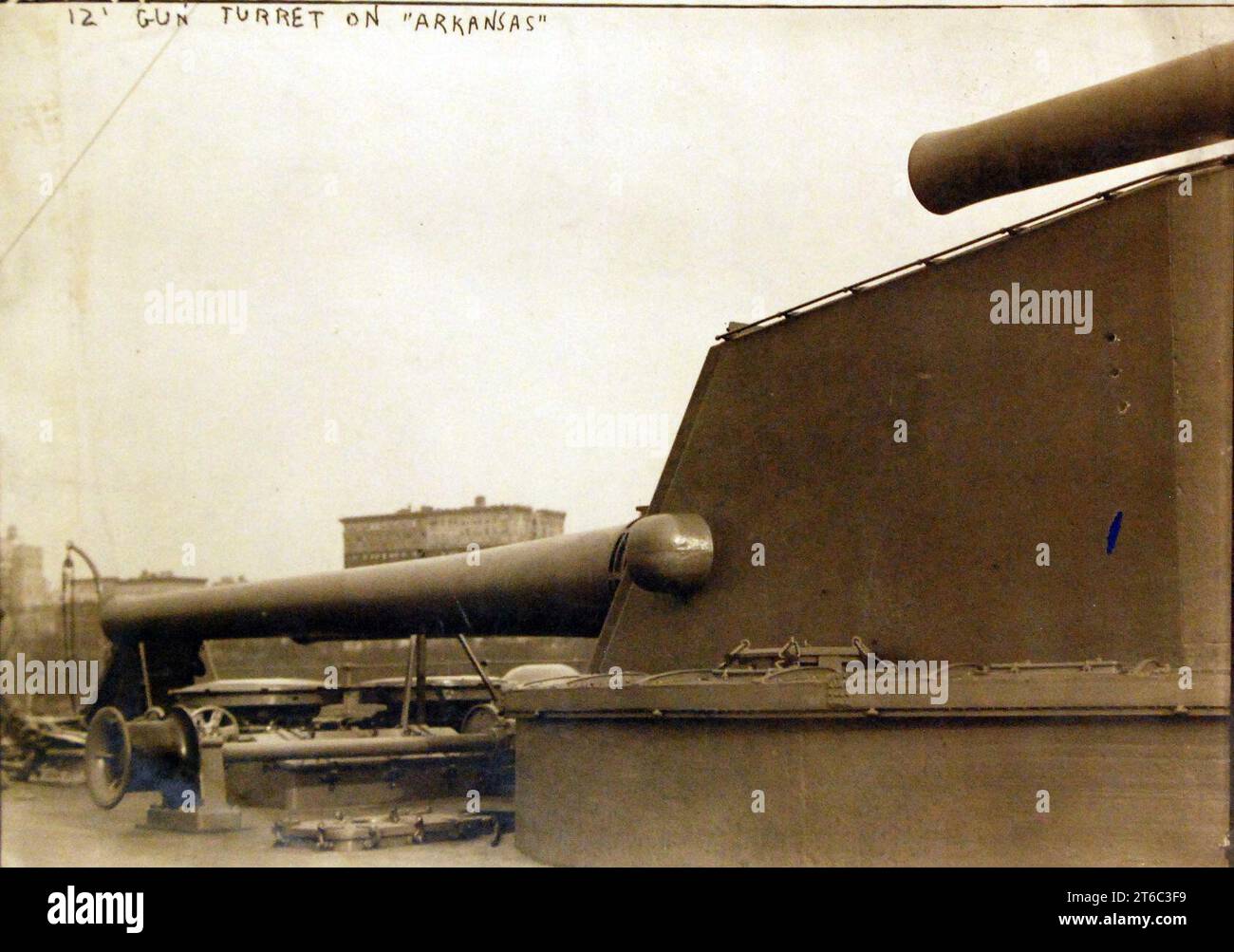 16 inch turret hi-res stock photography and images - Alamy