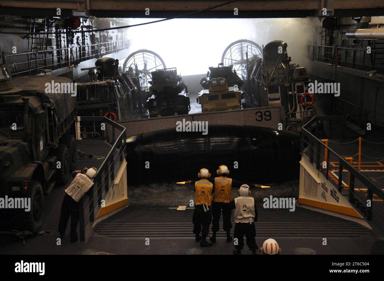 USS Arlington well deck operations 150506 Stock Photo - Alamy