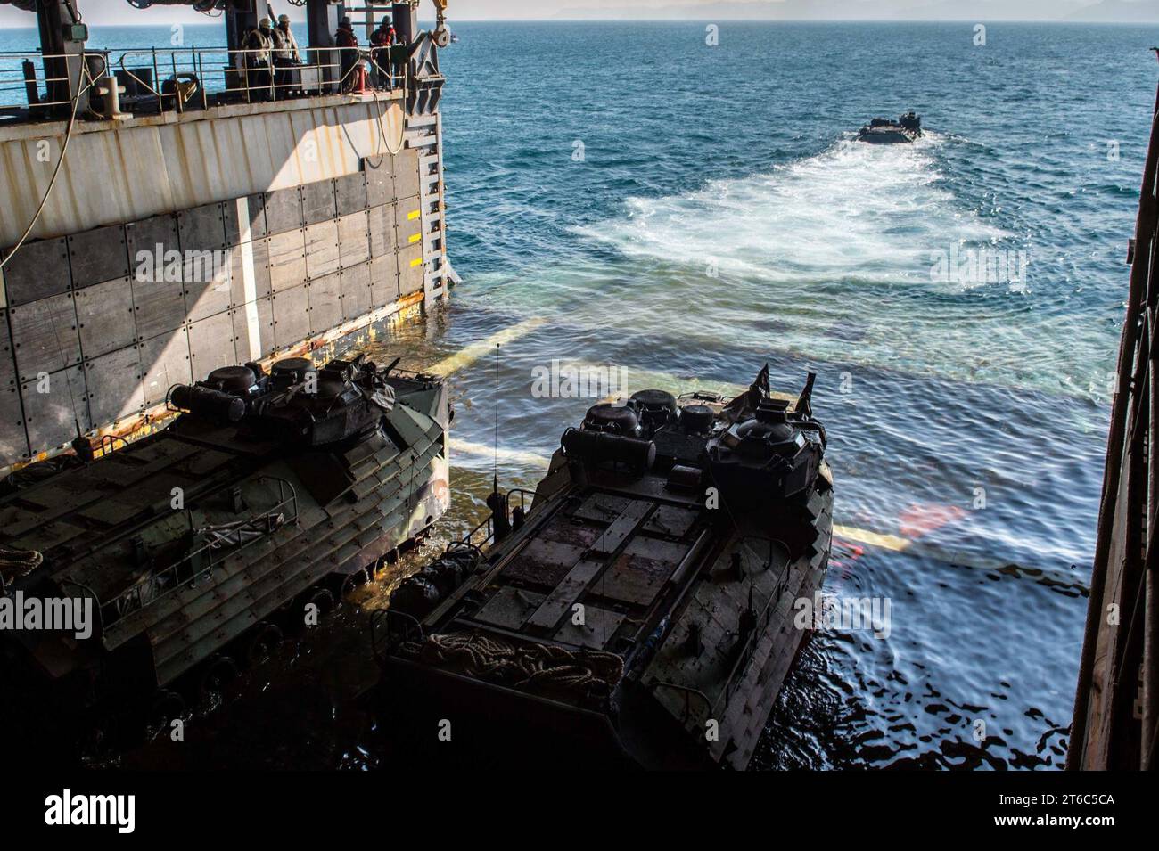 USS Ashland operations 150328 Stock Photo - Alamy