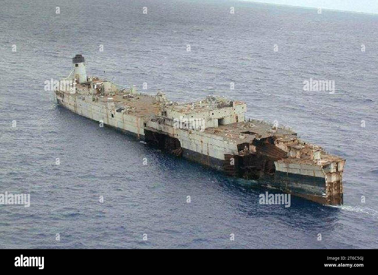 USS Ashtabula (AO-51) as a target ship on 14 October 2000 Stock Photo ...