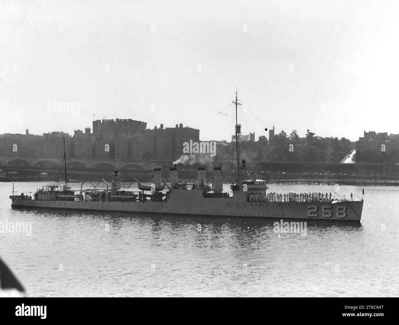 USS Aulick (DD-258) anchored off New York City, circa 1939-1940 Stock ...