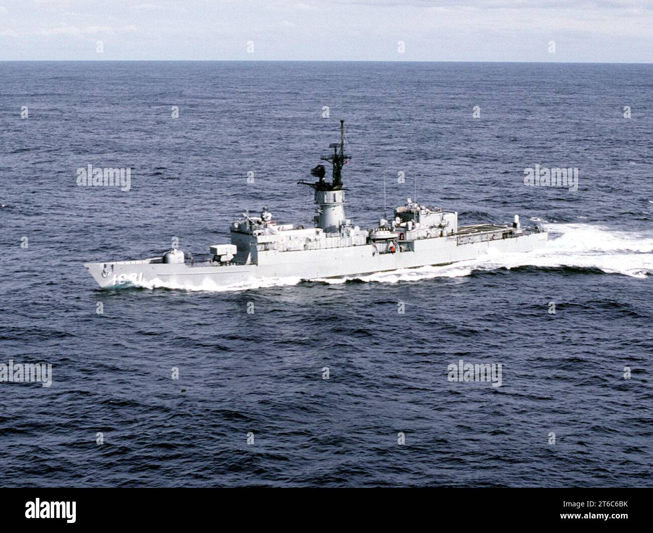 Uss aylwin hi-res stock photography and images - Alamy