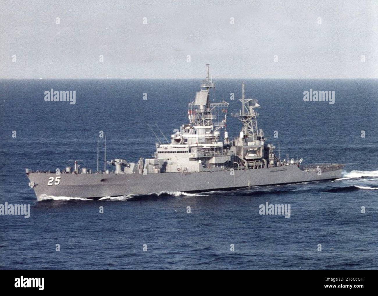 USS Bainbridge (CGN-25) underway c1991 Stock Photo - Alamy