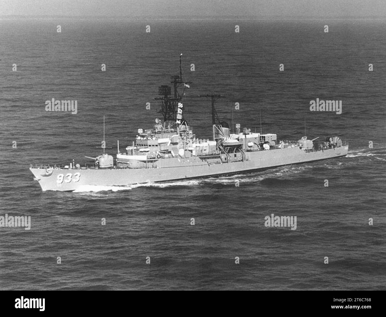 USS Barry (DD-933) underway in 1978 Stock Photo - Alamy