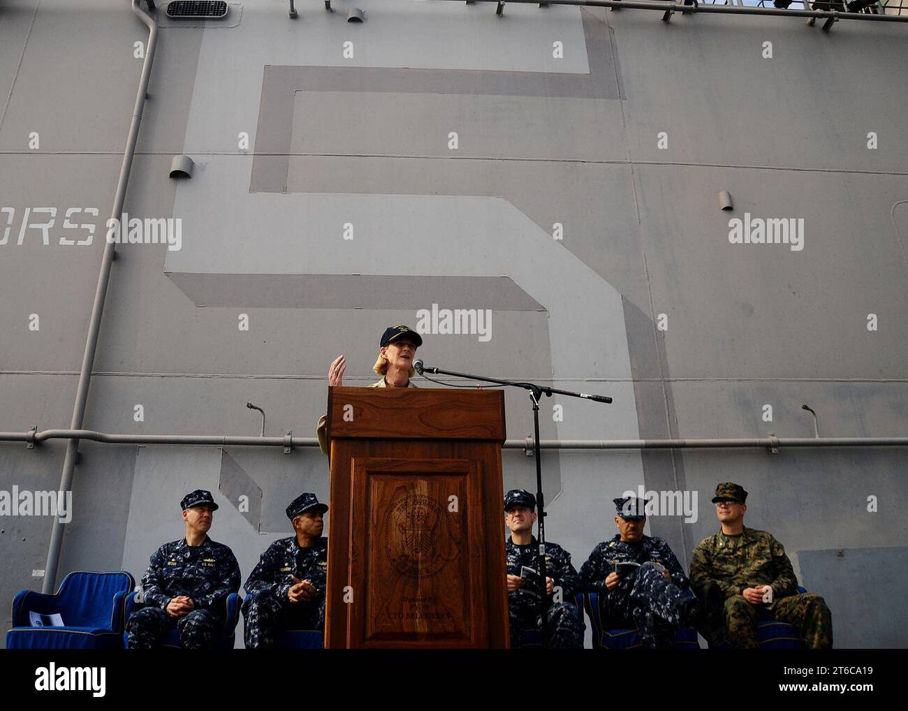 Ceremony change command uss hi-res stock photography and images - Alamy