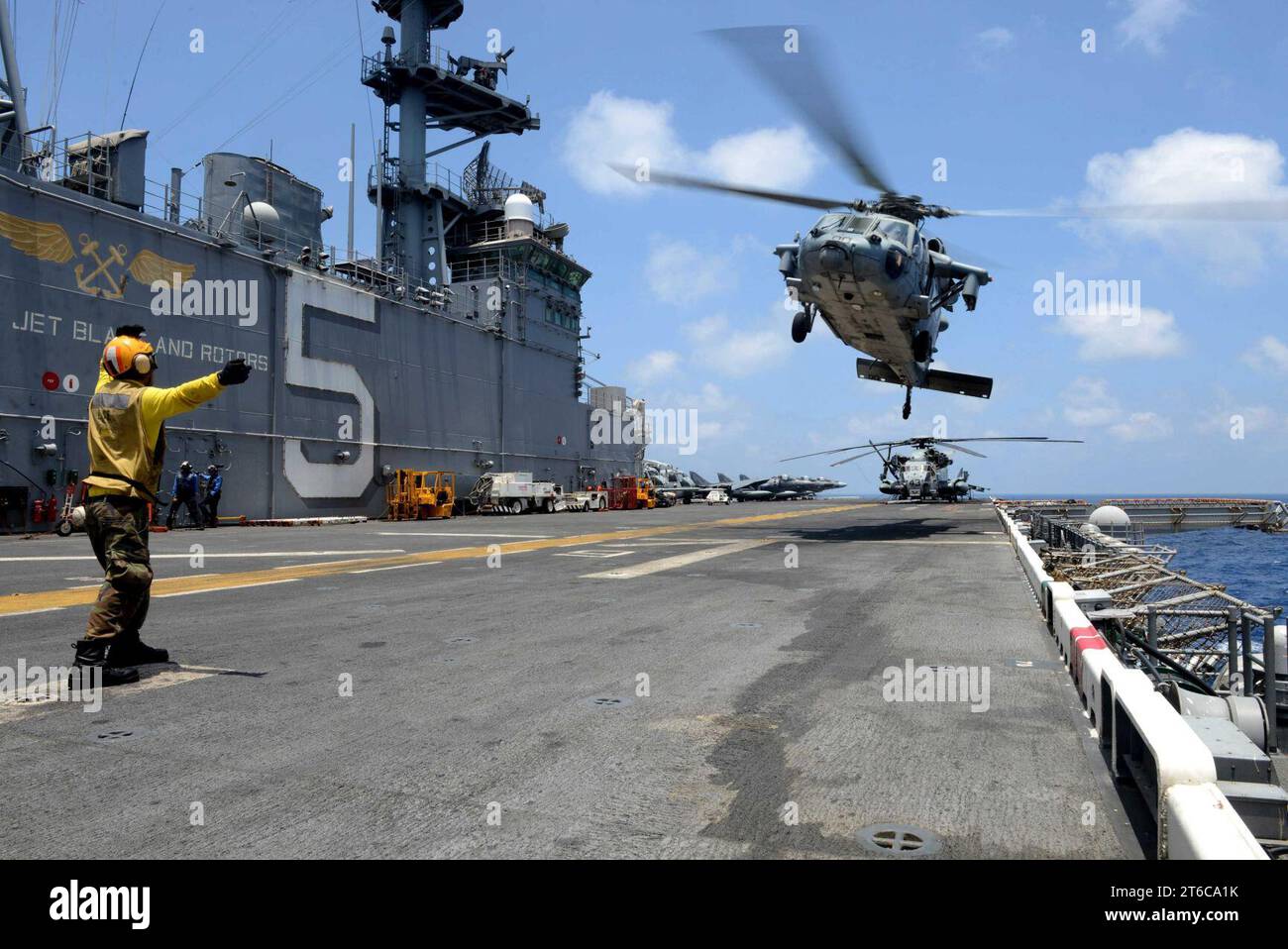 USS Bataan conducts flight operations Stock Photo - Alamy