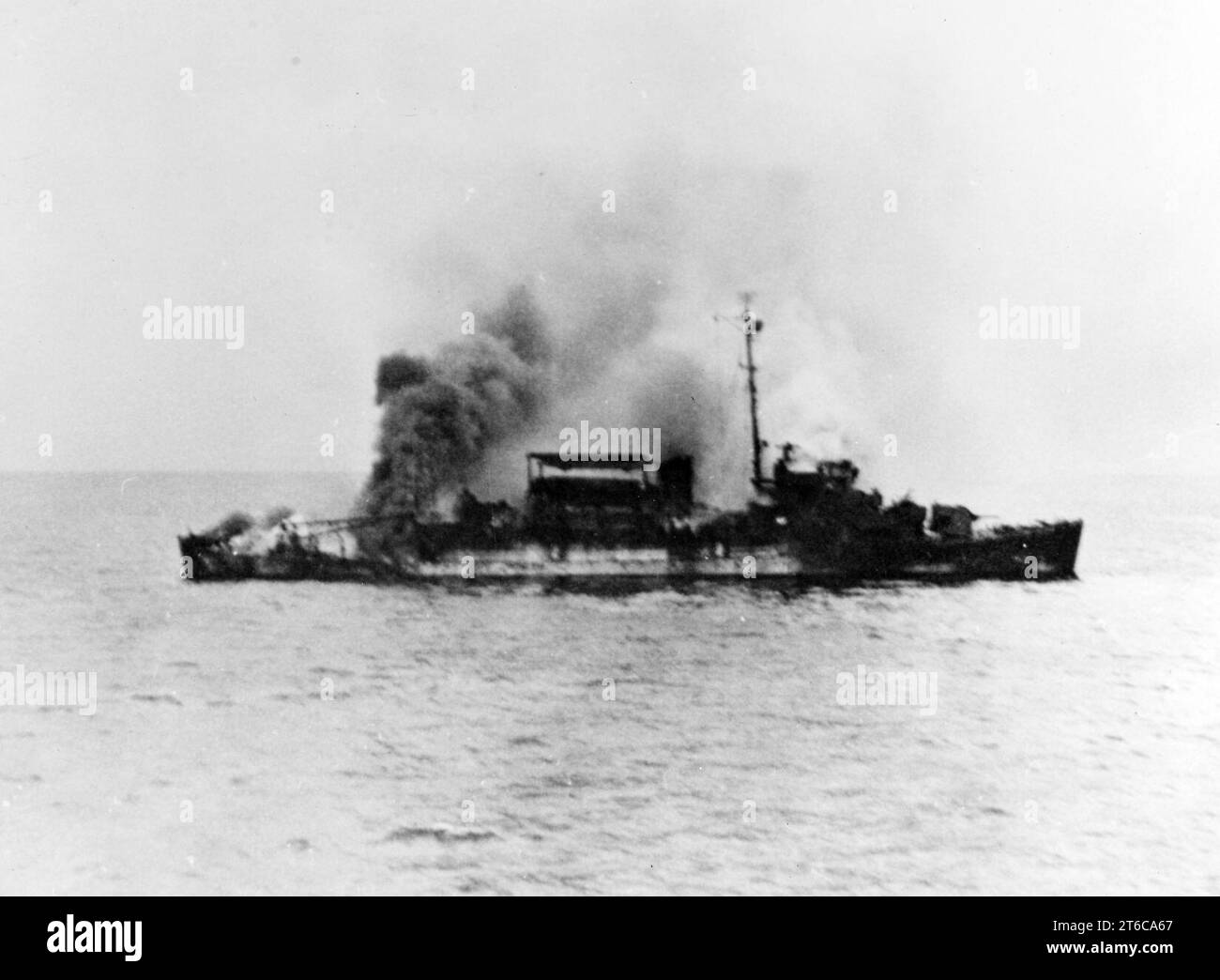 USS Bates (APD-47) burning off Ie Shima, Japan, 25 May 1945 Stock Photo ...