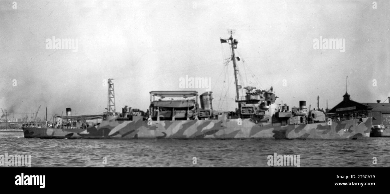 USS Bates (APD-47) off New York City (USA) on 28 October 1944 (BS 74097 ...
