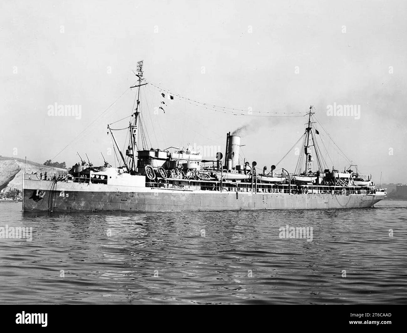 USS Beaver (AS-5) off the Mare Island Naval Shipyard, California (USA ...